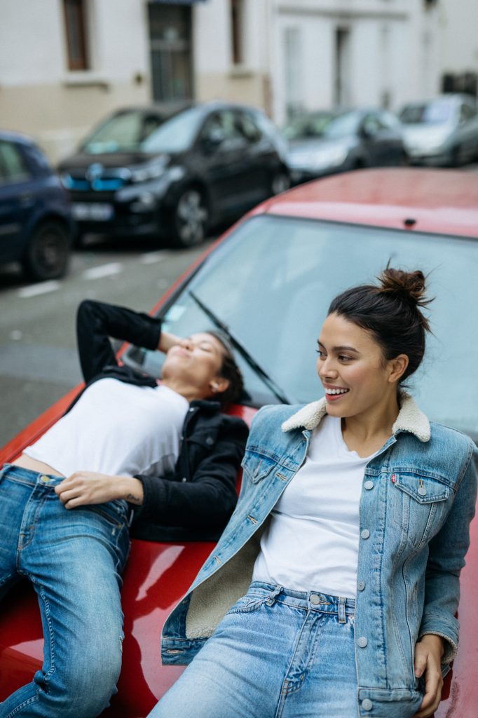 Look At Me Now : Maeva et Claire par Pierre Turtaut (exclusif)