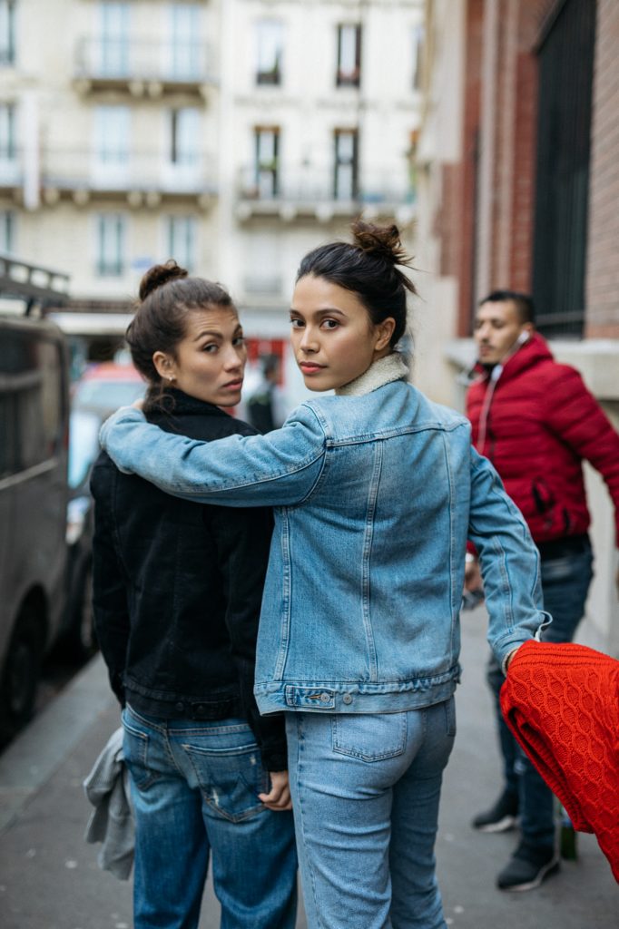 Look At Me Now : Maeva et Claire par Pierre Turtaut (exclusif)