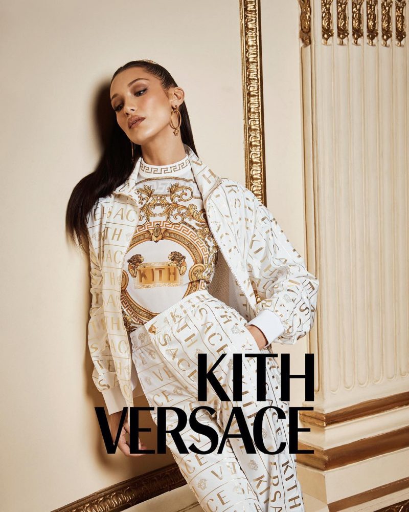 Bella Hadid est le nouveau visage de la campagne Kith x Versace