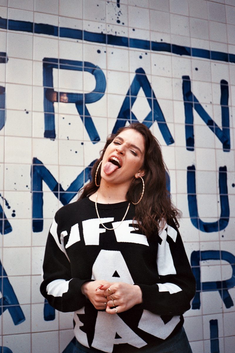 Chapter 1 : le premier album de Mae Muller