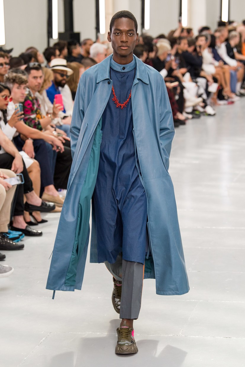 defile-valentino-summer-2020-homme-fashion-week-looks-mode-folkr-13 ...