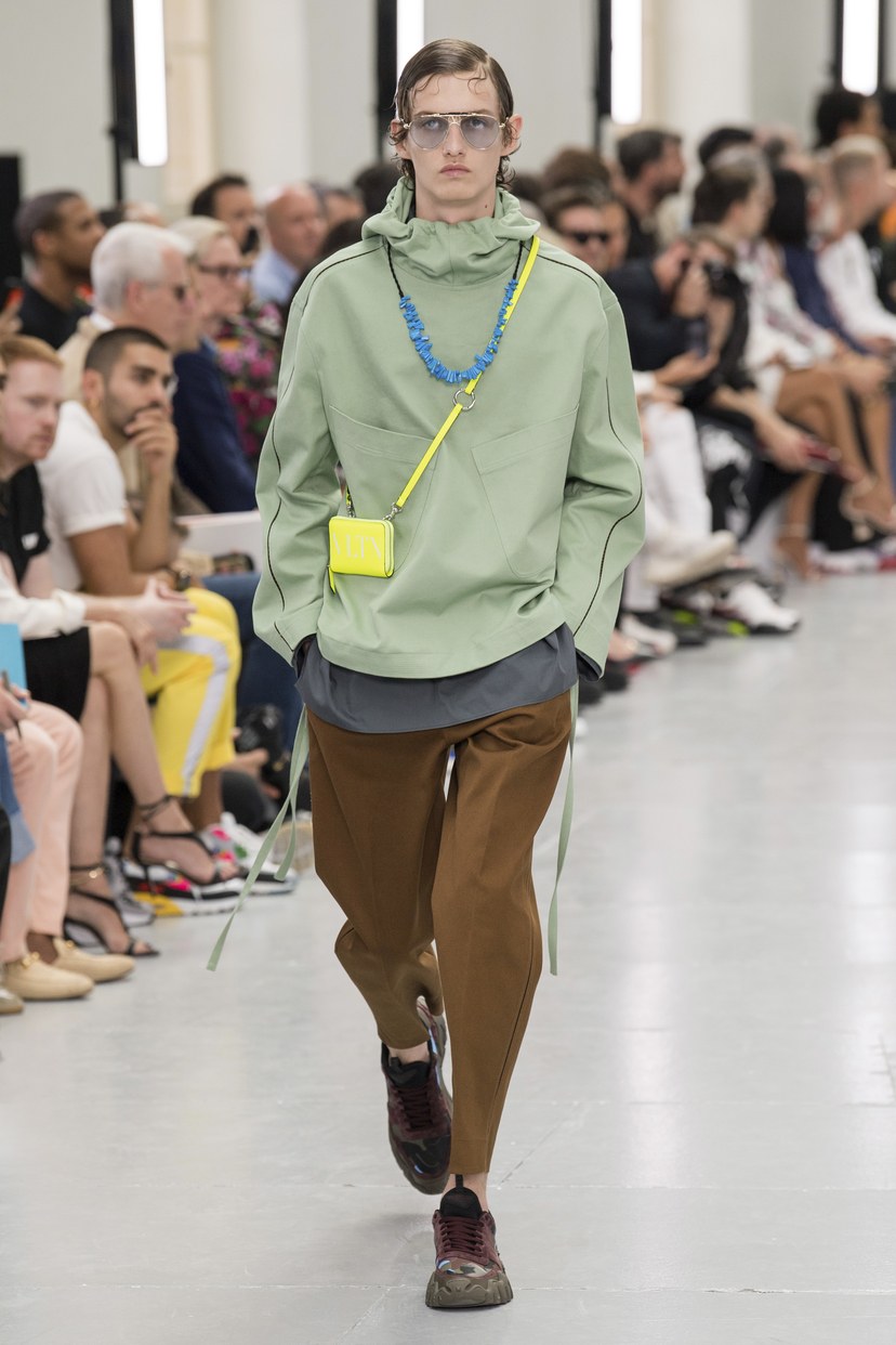 defile-valentino-summer-2020-homme-fashion-week-looks-mode-folkr-43 ...