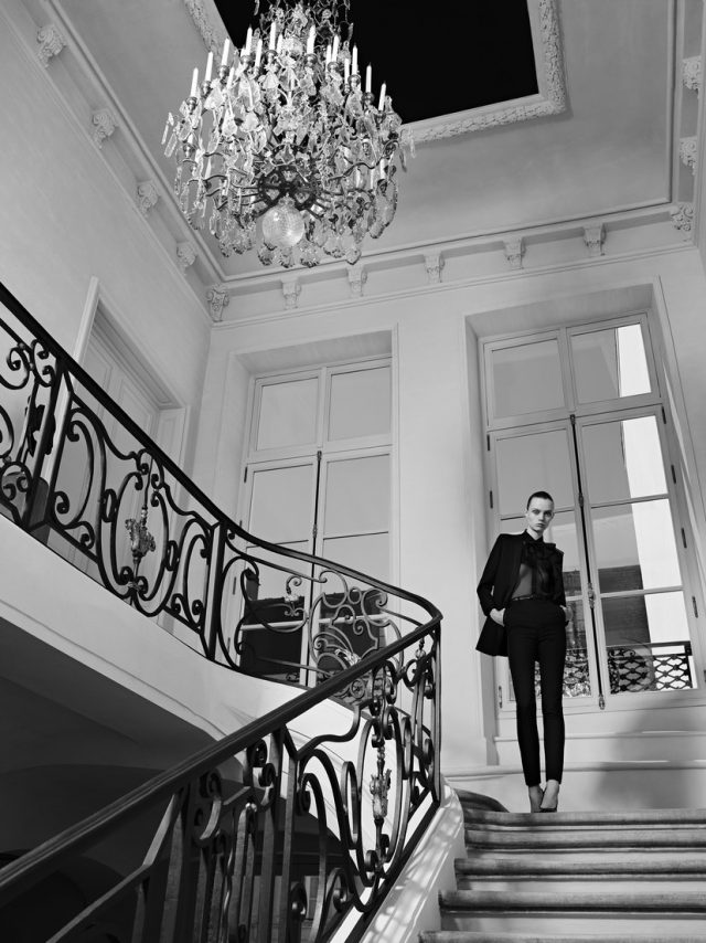 Hedi Slimane revisite l'esprit couture d'Yves Saint Laurent