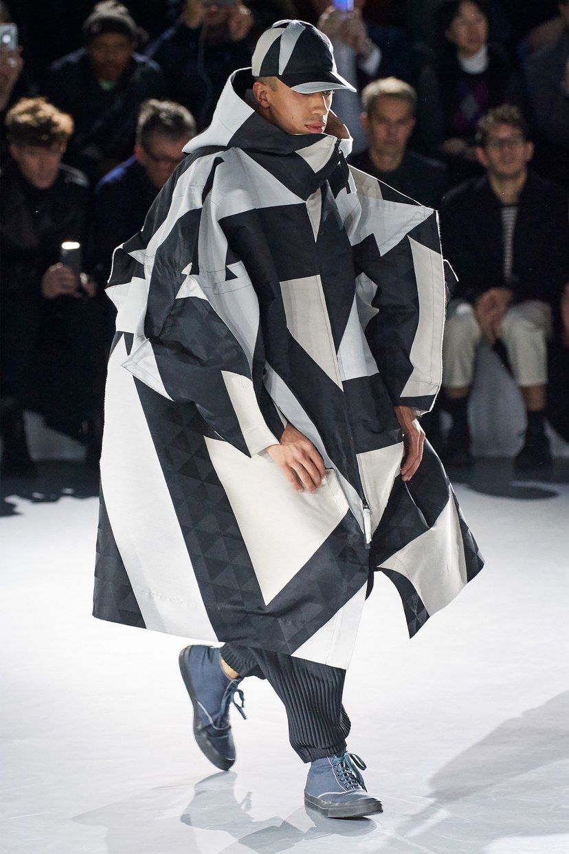 defile-Homme-Plissé-Issey-Miyake-automne-hiver-2020-2021-folkr-13 ...