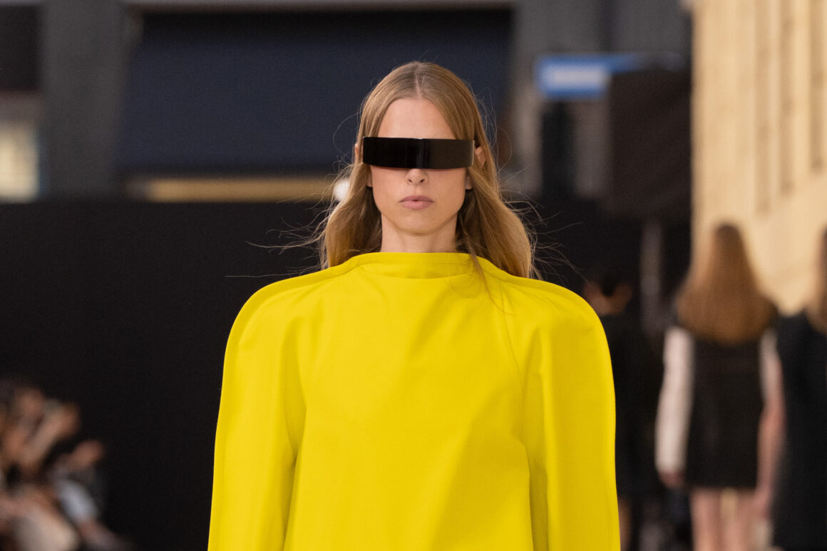 MM6-fashion-show-defile-SS26-folkr-cover - Folkr | Mode, lifestyle, art ...